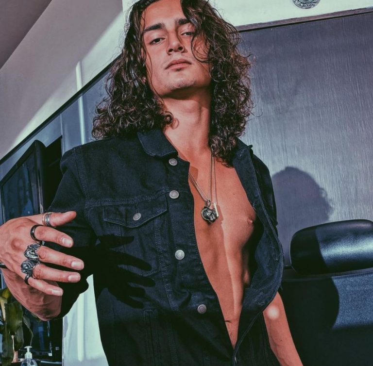 Ator e cantor mexicano é o novo namorado de Karol Sevilla. Veja!